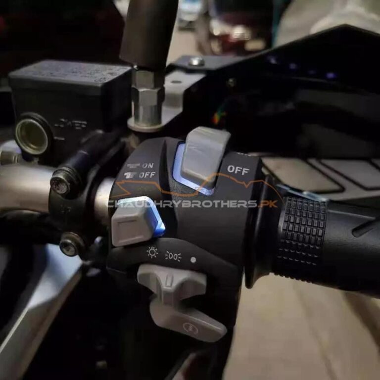 LED BASED HANDLE SWITCH ASSEMBLY WITH HAZARD BUTTON – chaudhrybrothers.pk