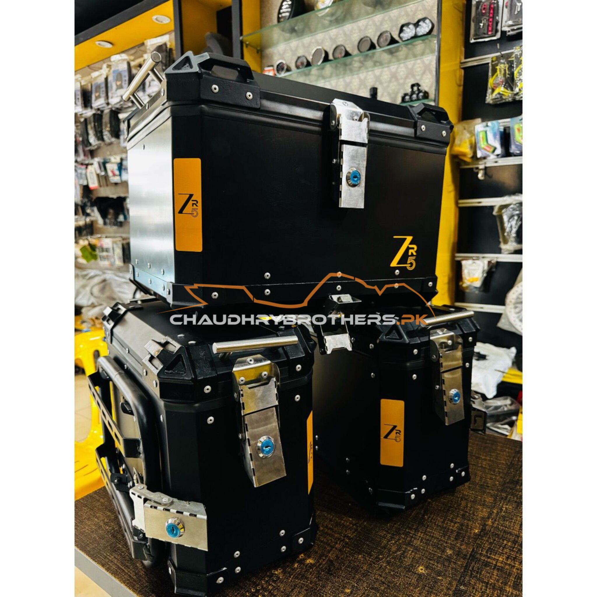 3 PCS LUGGAGE BOXES SET (ALUMINIUM) – chaudhrybrothers.pk